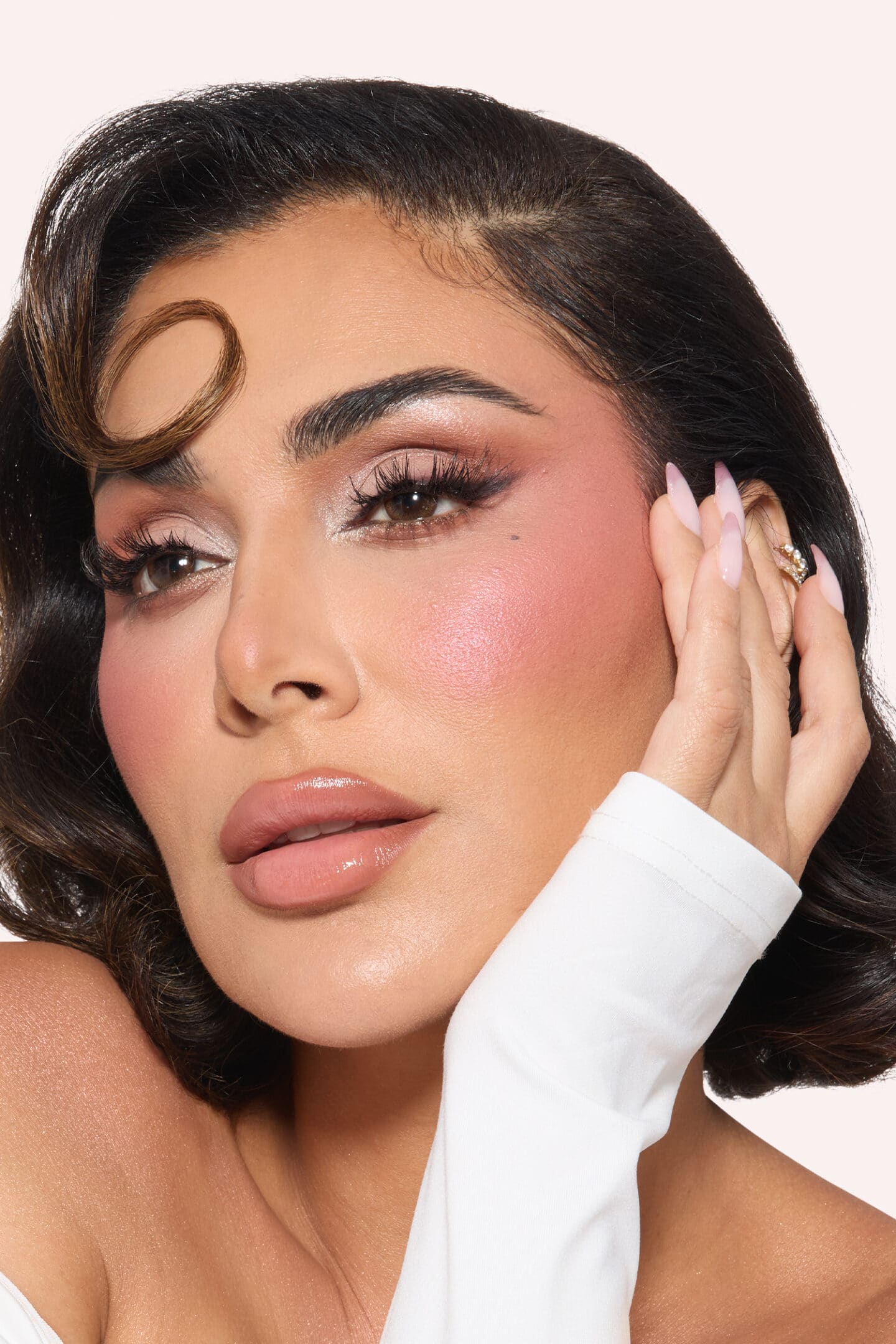 Huda Beauty launches its first-ever powder blush palette - The Luxe Scoop